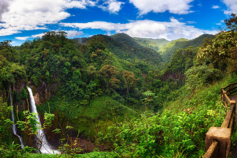 Best Honeymoon Destinations in August - The Ultimate List!